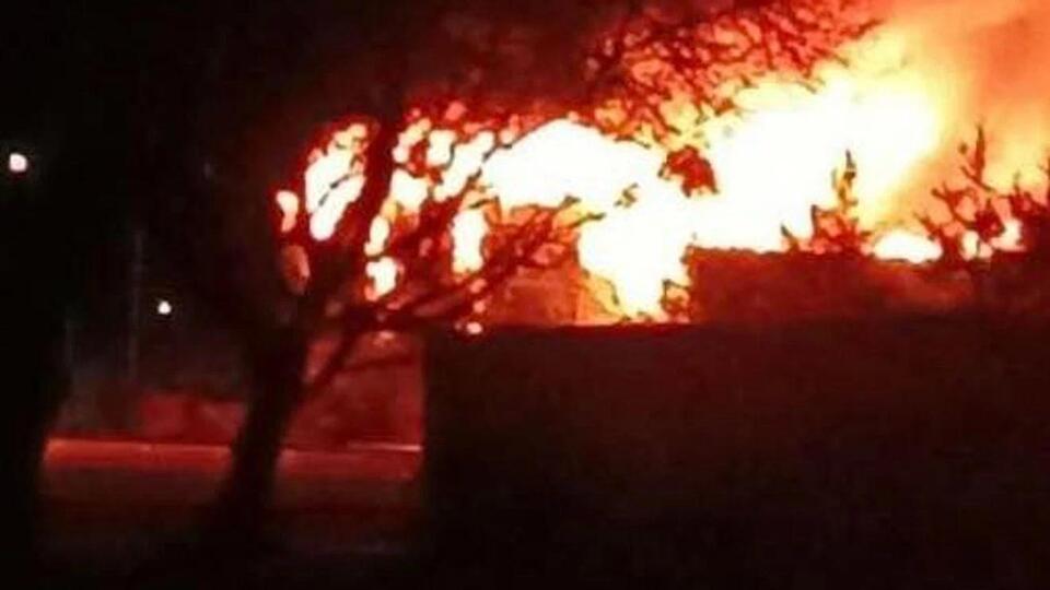 Firefighters tackle early morning structure fire in Pryor - NewsBreak