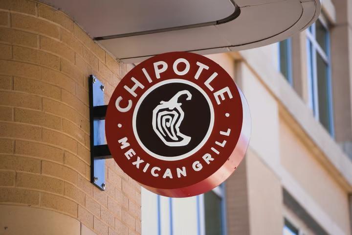 Chipotle Boycotts? Social Media Tries To Hurt Bill Ackman's Finances ...