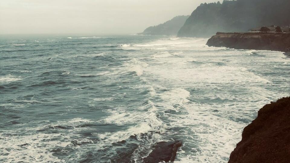 Undersea Volcano Threat: The Hidden Risks of Axial Seamount - NewsBreak