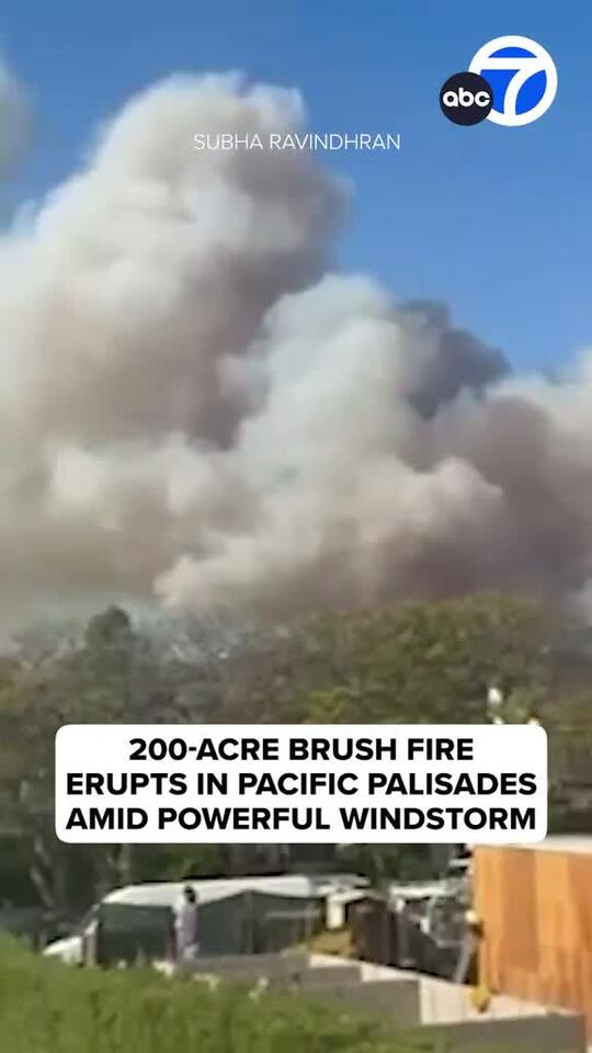 Residents_in_Pacific_Palisades_were_ordered_to_evacuate_as_a_brush_fire_in_the_foothills_burned ...