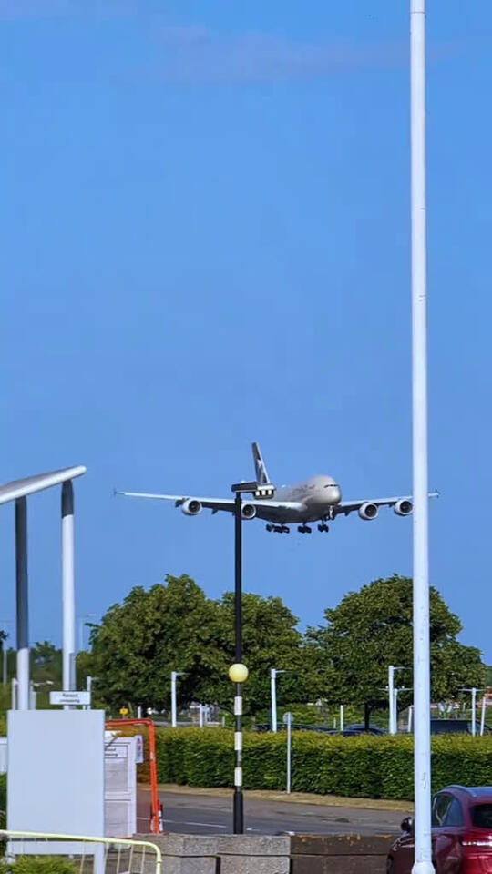 A380 Etihad Landing EY67 25 June 2025 Airbus A380-861 A388 A6-APD ...