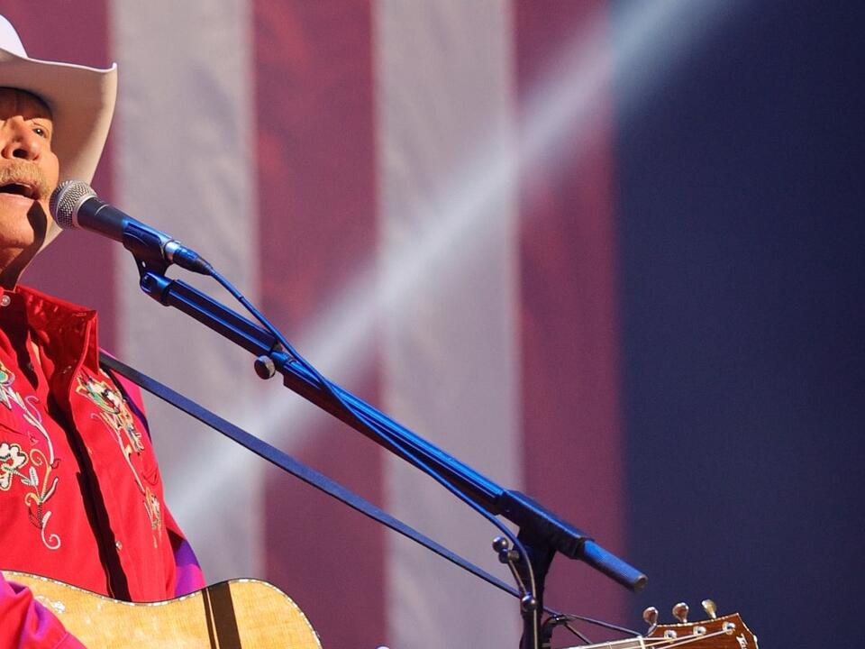 3 Toe-Tapping Country Songs to Soundtrack Your 4th of July Party