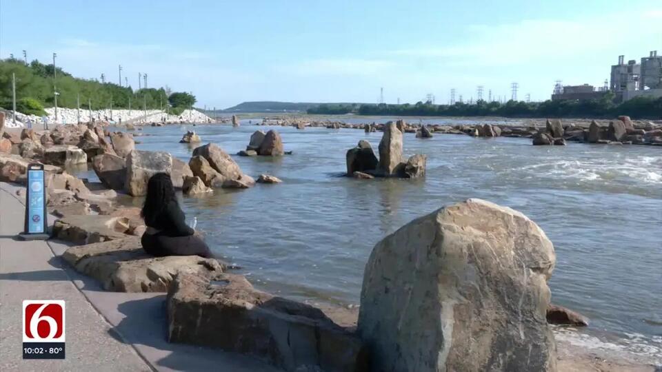 ‘Life is precious’: Good Samaritan jumps into Zink Lake to help little ...