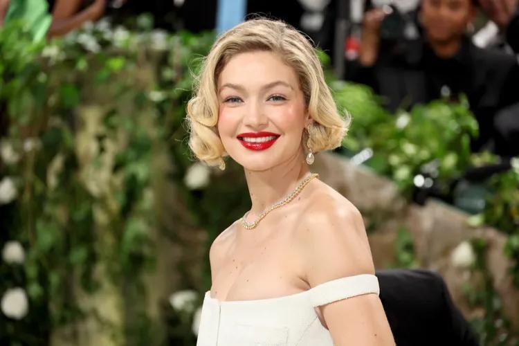 Gigi Hadid Shares Sweet Thanksgiving Photo of Daughter Khai, 5, With ...