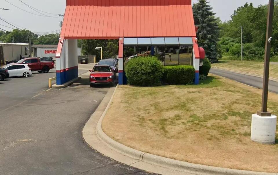 New Yorkers Excited After 1980s Fast-Food Chain Confirms Comeback ...