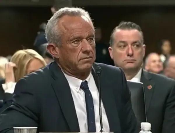 RFK Jr, Elizabeth Warren Duke It As She Accuses Him Of Attempting To ...