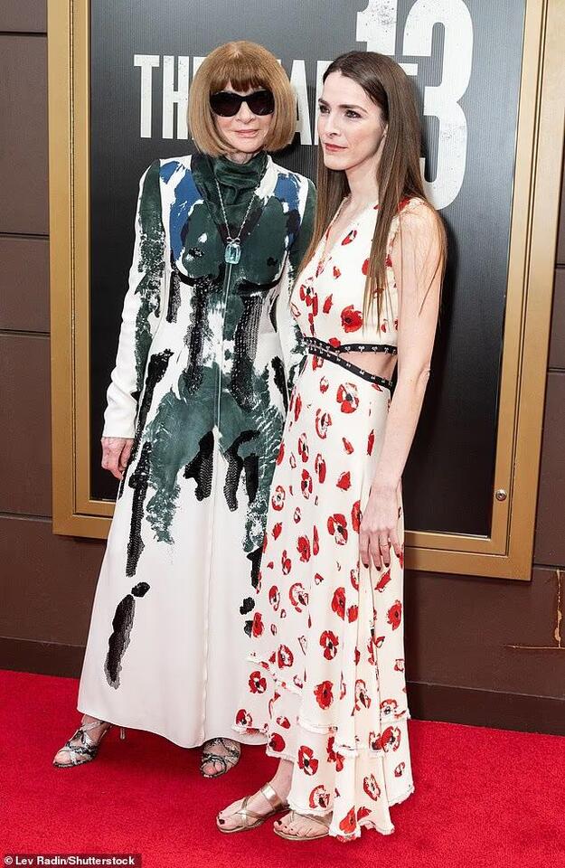 Anna Wintour makes rare appearance with her daughter Bee Carrozzini at ...