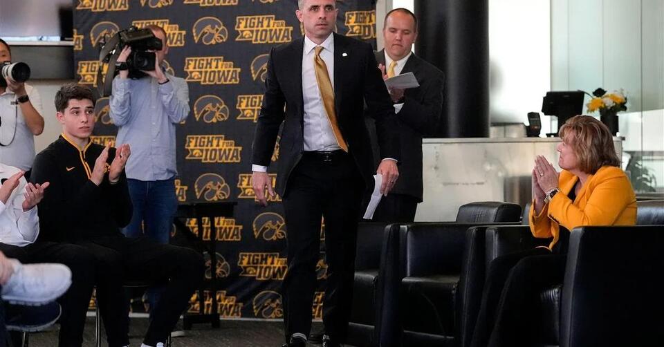 Iowa Basketball: Five takeaways from new Iowa head coach Ben McCollum's ...