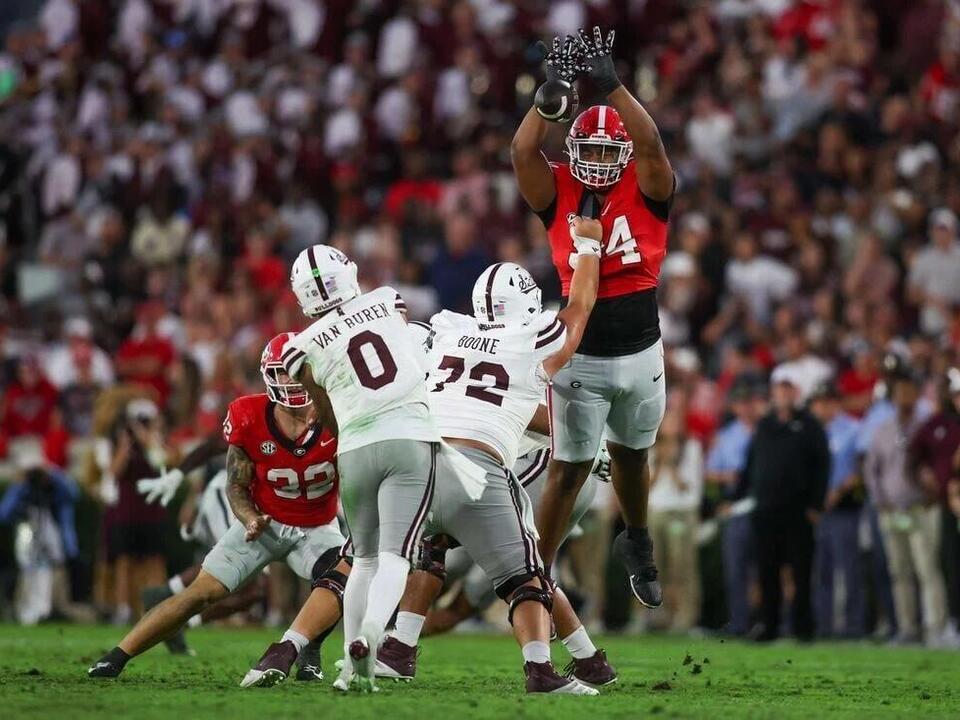 One-time Oregon commit, Miss. State QB Michael Van Buren Jr. hits portal