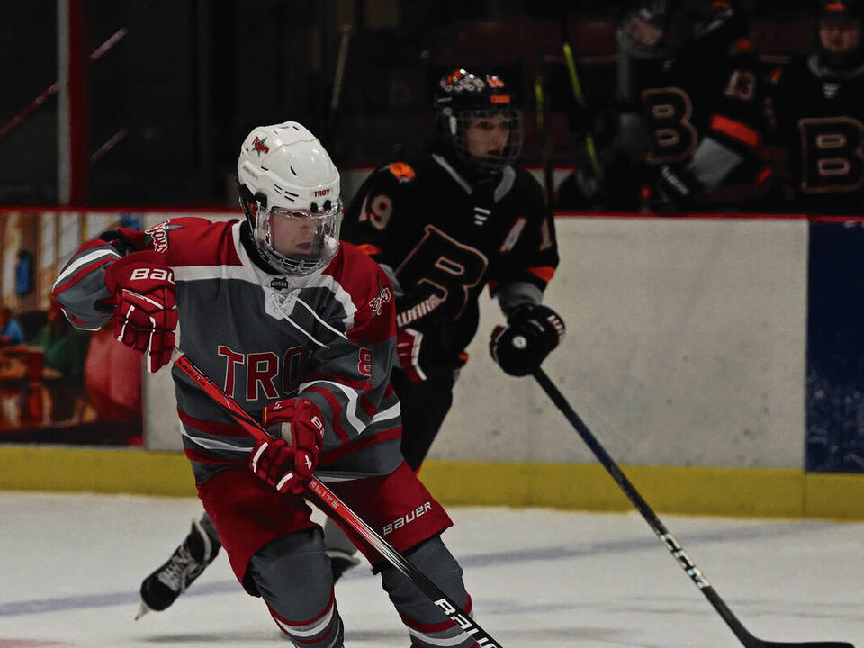 Troy hockey splits two weekend games