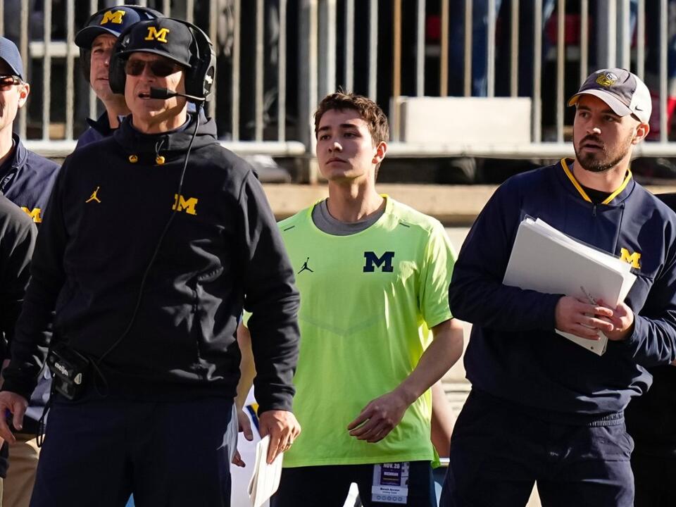 Michigan Football News: Netflix's "Untold: Sign Stealer" Unpacks ...