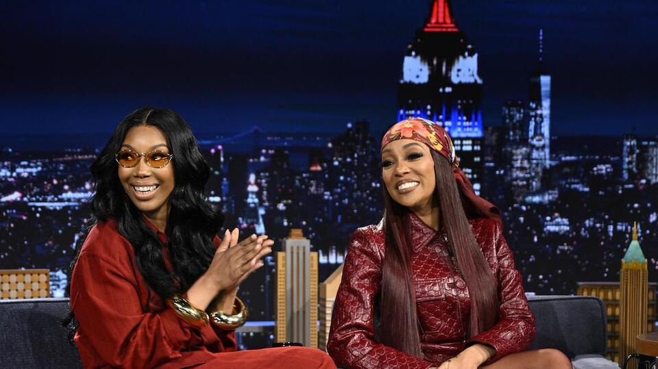 Brandy Returns to the Stage 1 Night After Abruptly Ending Chicago ...