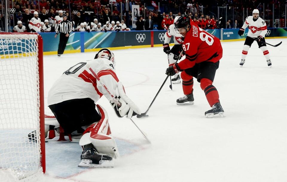 Team Canada captain Sidney Crosby (lower body) exits vs. Czechs - NewsBreak