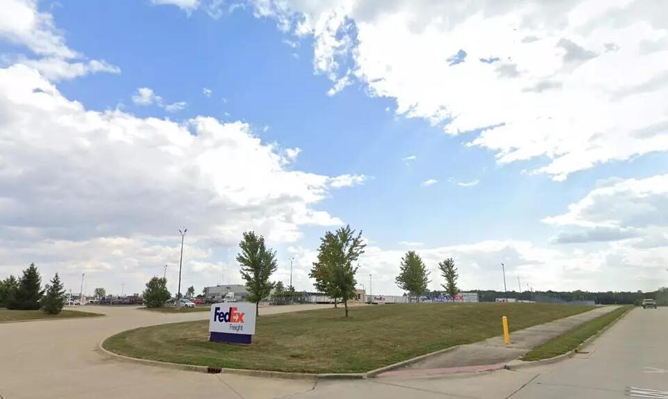 FedEx Has Notified Workers They’re Closing 3 Illinois Facilities ...