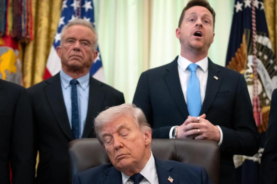 Trump Posts AI Photo of ‘Sleepy Joe’ Biden Conked Out at Desk With Dem ...