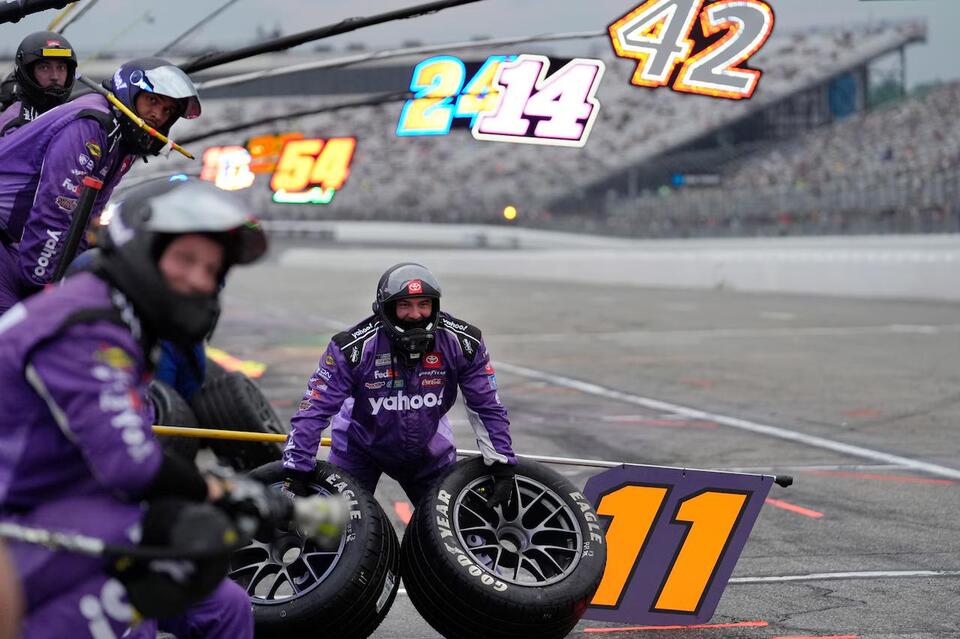 Where to stream NASCAR race today free - NewsBreak