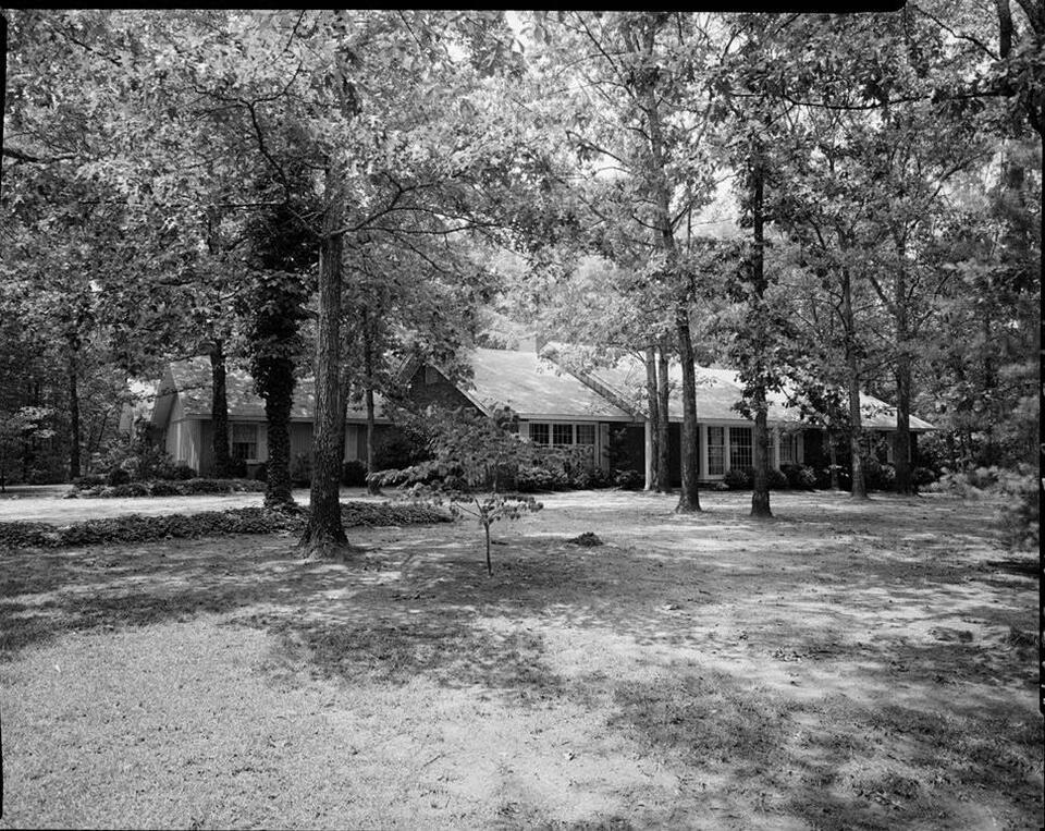 Inside President Jimmy Carter’s Modest Georgia Ranch House - NewsBreak