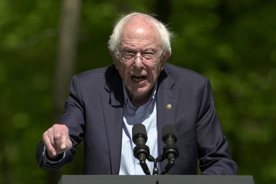 Bernie Sanders Torches Dems for ‘Abandoning Working Class People’ and ...