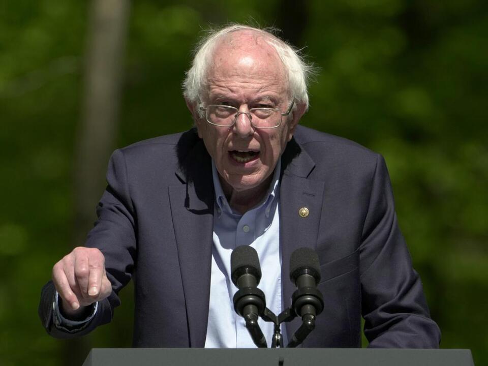 Bernie Sanders Torches Dems for ‘Abandoning Working Class People’ and ...