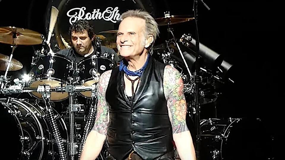 David Lee Roth Kicks Off 2026 Tour with Van Halen Classics: Video ...