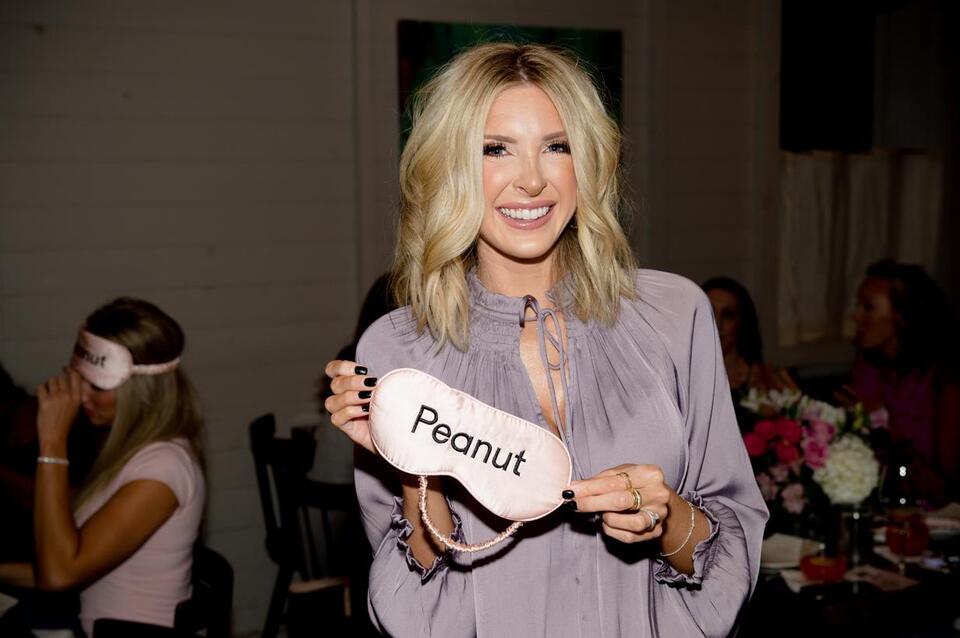 Lindsie Chrisley’s Boyfriend Asks Her Estranged Dad Todd for Permission To Marry - NewsBreak