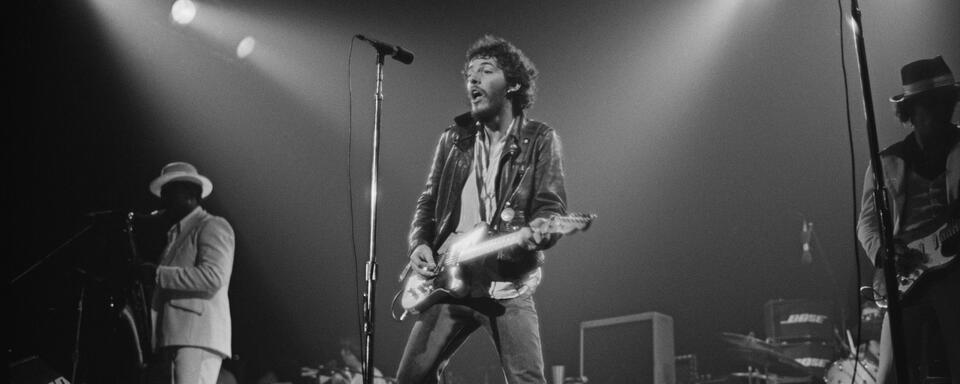 The Story Behind “Badlands” by Bruce Springsteen and How It Was ...