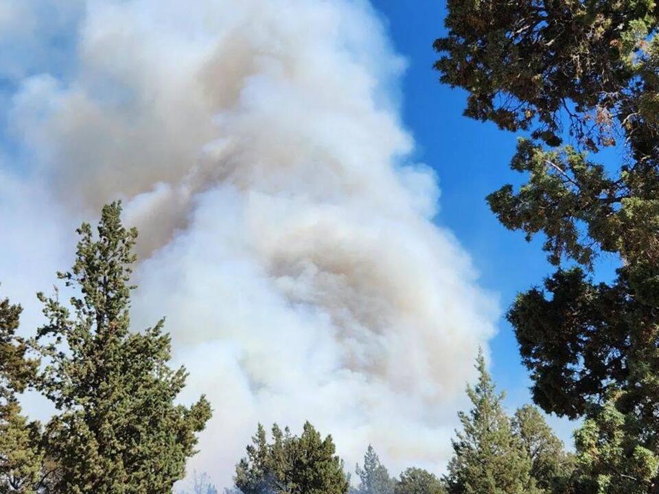McCaffery Fire near Redmond burns 458 acres, sparks evacuations