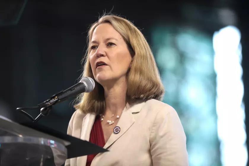 Mayes issues letter to Tucson apartment complexes over poor living ...