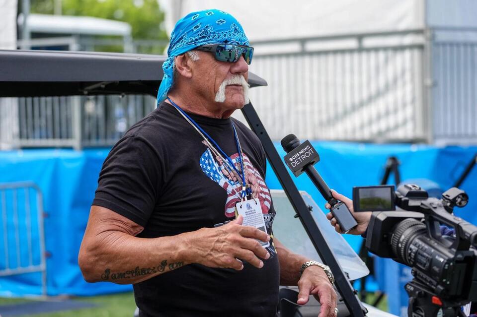 ‘What a Letdown’ – WWE Fans Frustrated as Hulk Hogan and Eric Bischoff ...