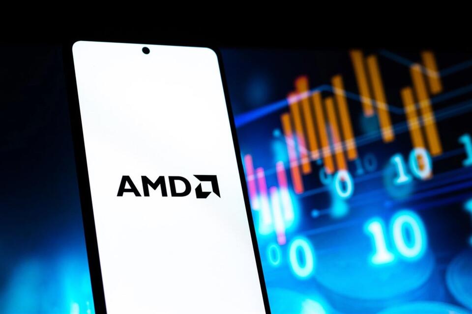 AMD Stock Slipped, But Is It a Breakout Opportunity in Disguise ...