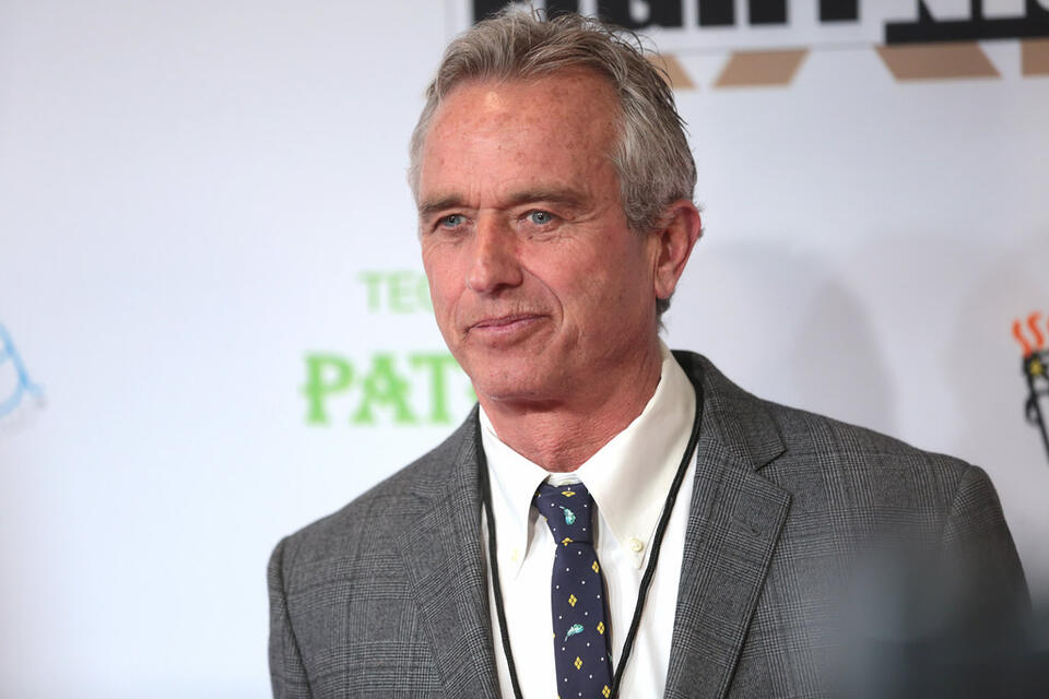 RFK Jr Under Fire over Controversial Role in Samoan Measles Outbreak ...