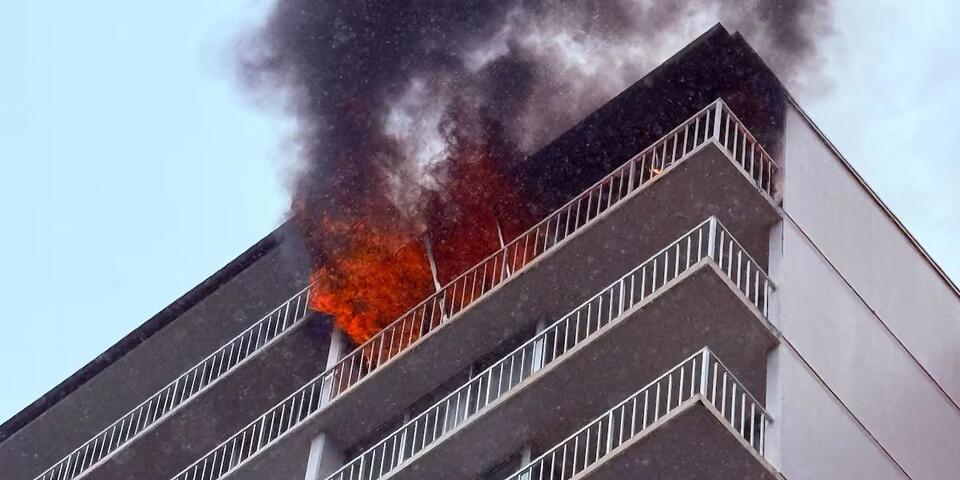 Crews extinguish high-rise building fire in Makaha - NewsBreak