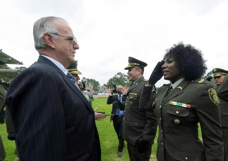 Black Colombian army major breaks ranks by wearing natural hair - NewsBreak