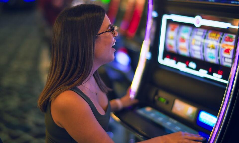 New research explains how slot machines keep you playing for hours ...