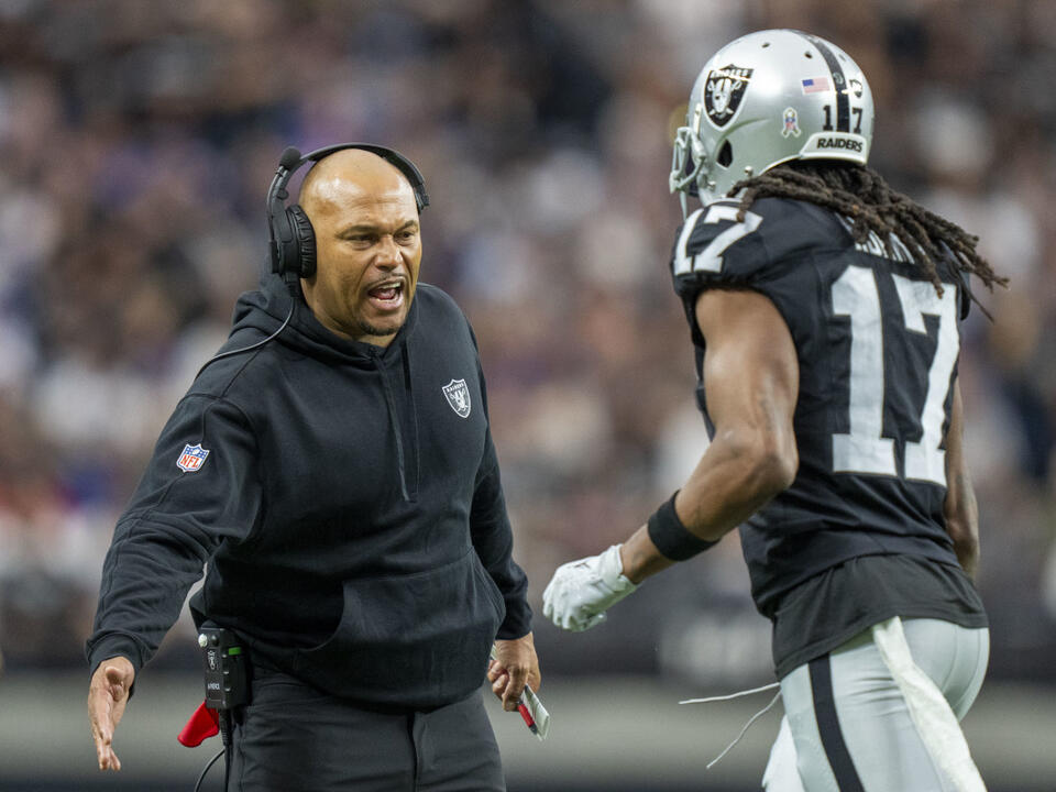 Raiders Make Trade Price for Davante Adams Crystal Clear