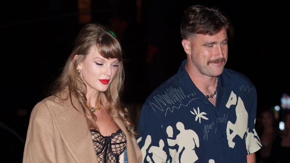 Photos: Taylor Swift’s Sheer Stockings on Date Night Steal the Show ...
