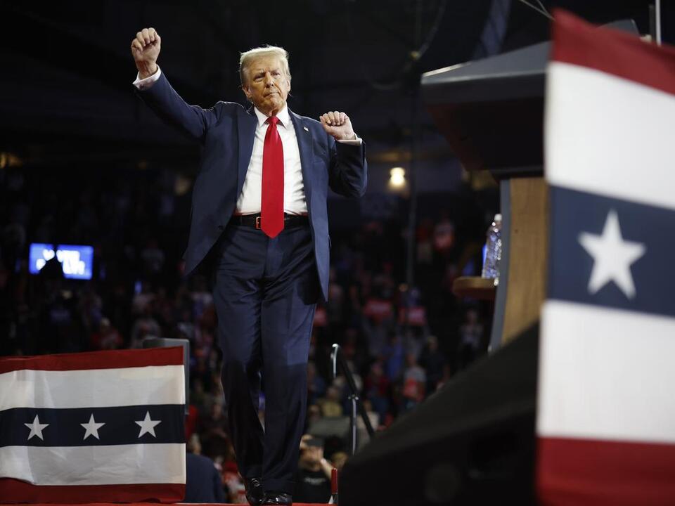 Trump’s Crowd Size Brag Debunked by Embarrassing Video