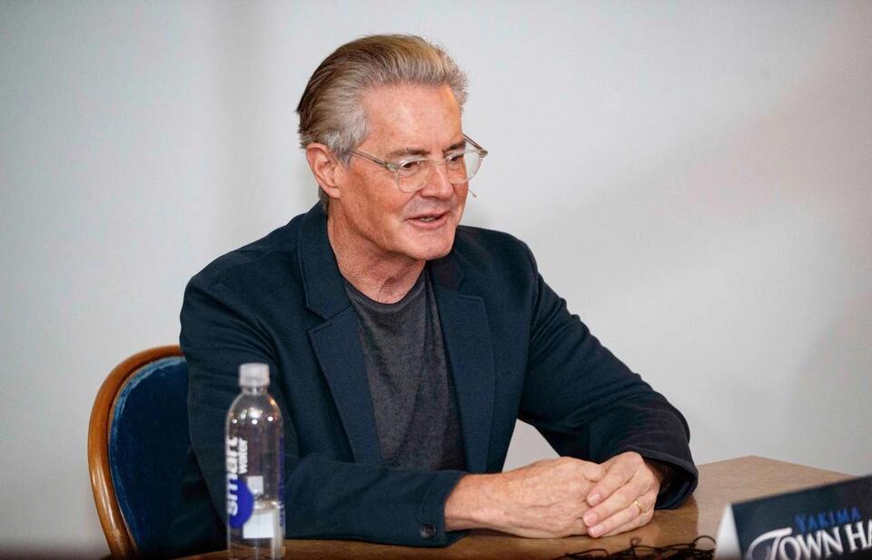 Kyle MacLachlan delights Yakima At Capitol Theatre - NewsBreak