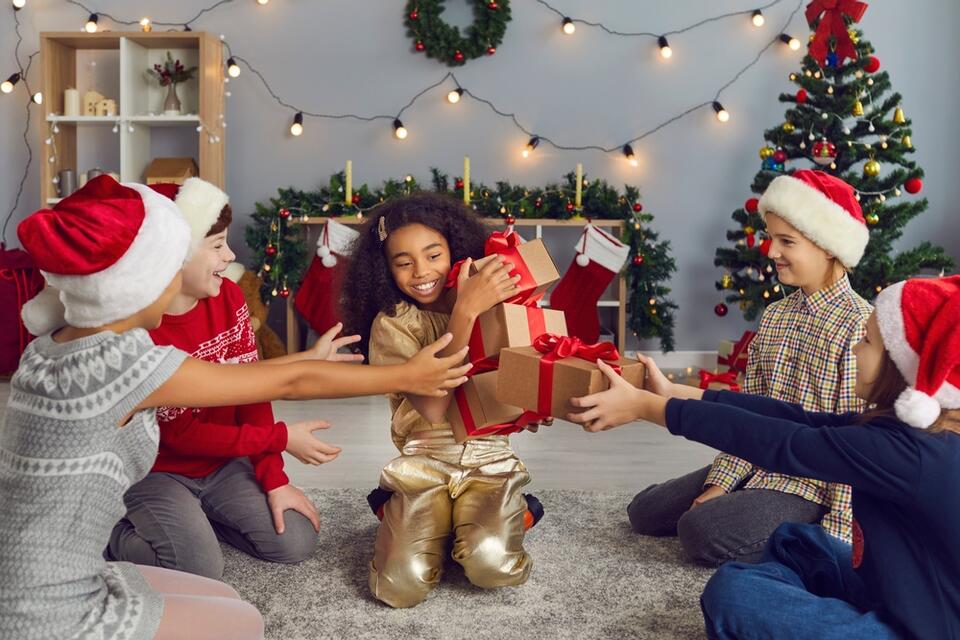How to Host a Half-Price Holiday Party for Kids That Still Feels ...