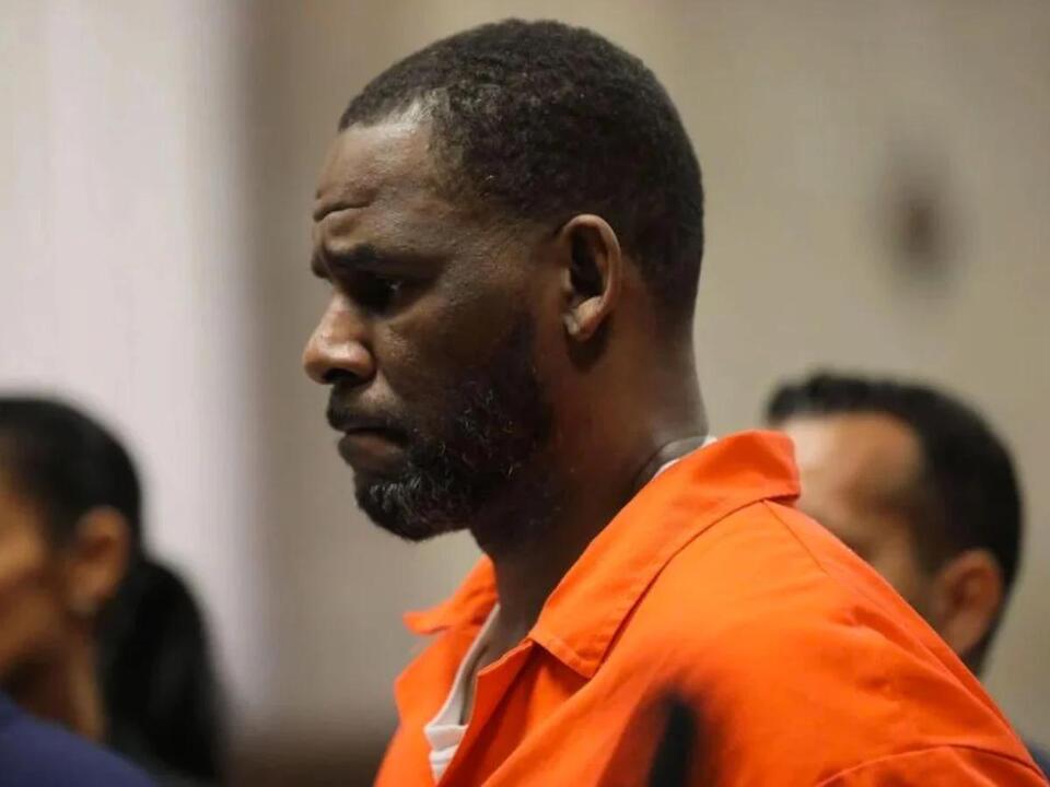 New R Kelly prison photo surfaces amid North Carolina sentence - NewsBreak