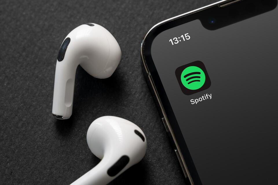 Spotify’s new ticket feature gives superfans a shot before scalpers ...