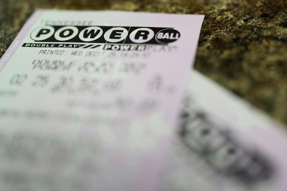 Odds of winning $1.6B Powerball jackpot as Monday’s drawing reaches ...