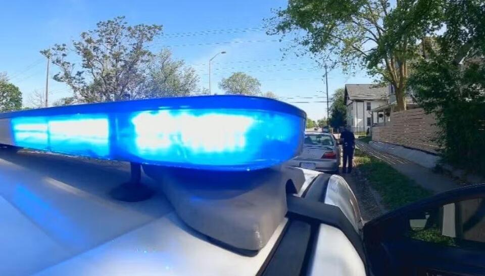 Man hurt in shooting on I-465 on Indy’s south side - NewsBreak