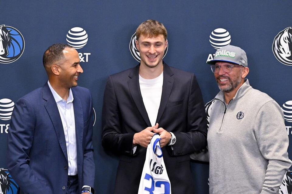 Mavs Sign 7-Foot-5 Center As Training Camp Approaches - NewsBreak