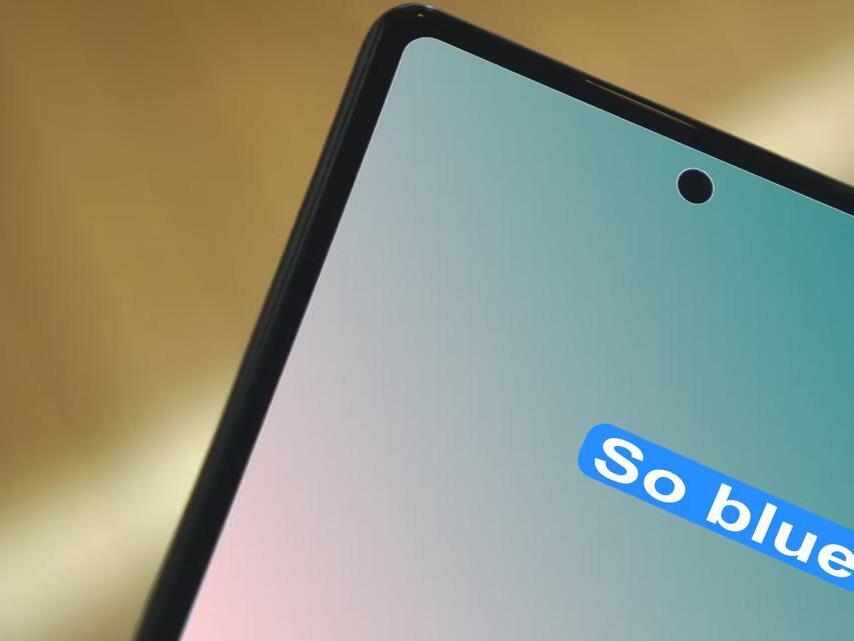 How to change the text message bubble color in Google Messages