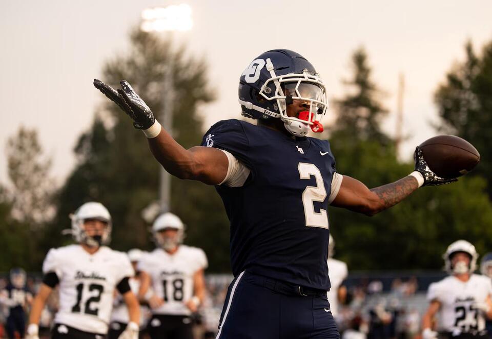 LaMarcus Bell scores 5 touchdowns as Lake Oswego routs Grants Pass in ...