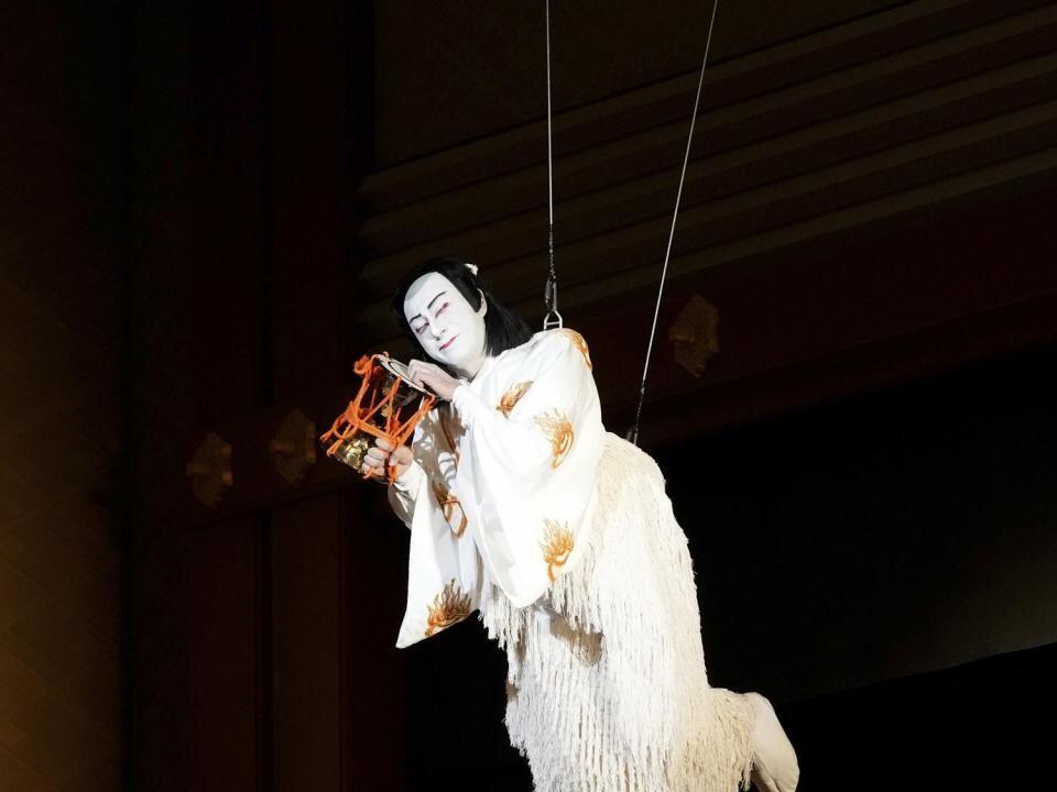 On stage, one of Japan's biggest Kabuki stars changes roles in an instant. Offstage, it took decades