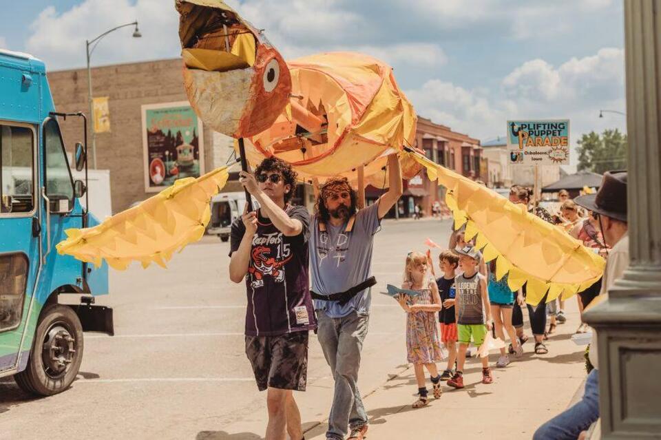 Oskaloosa hosts puppet festival, culminating with pair of puppet ...