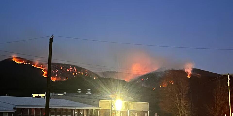Multiple fires burning in our West Virginia Counties - NewsBreak