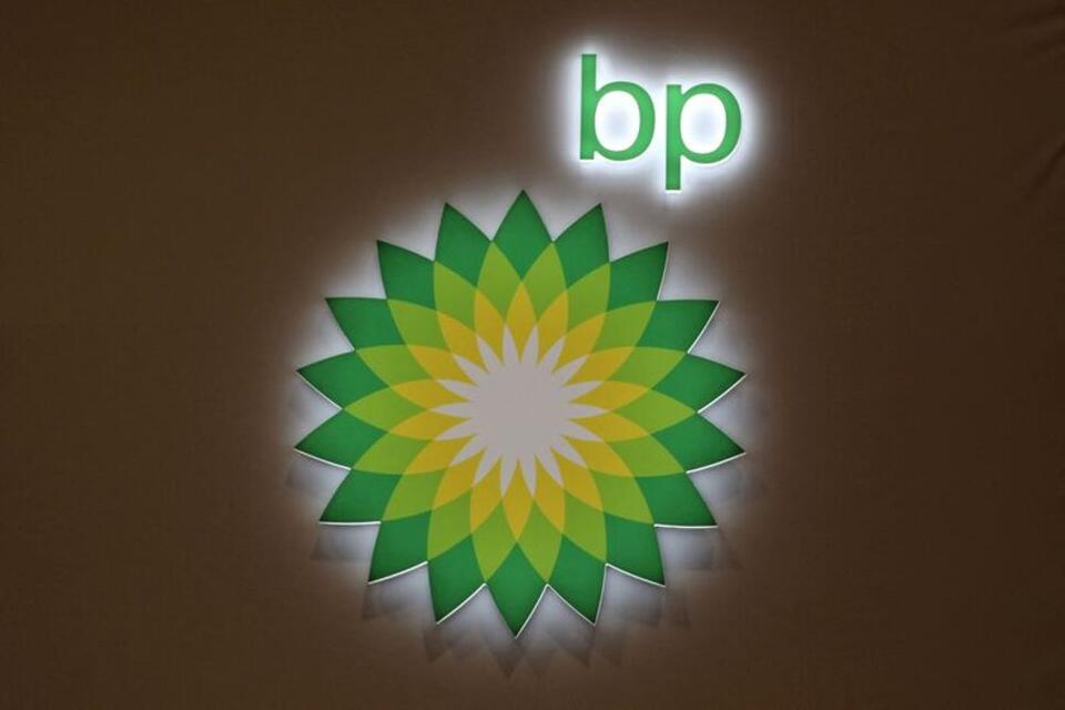 BP Names Outsider Albert Manifold as Chairman as Investors Push for ...